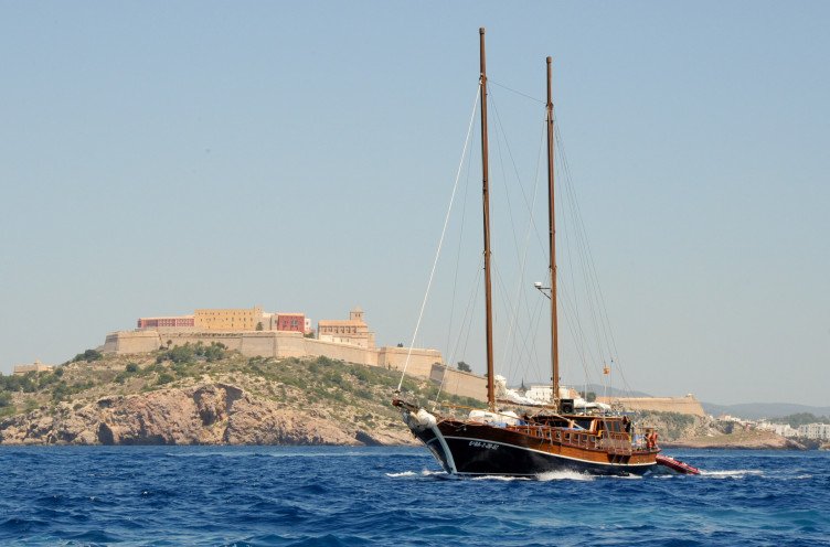 Se vende Goleta Truca